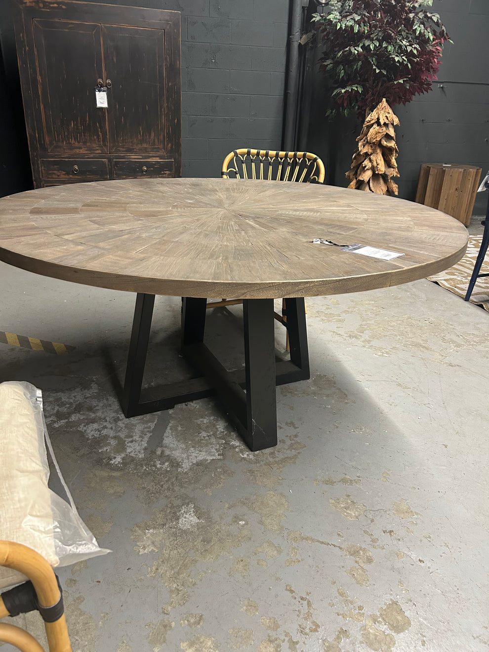 MB-1479 C-004 Sample dining table – The Industrial Cottage